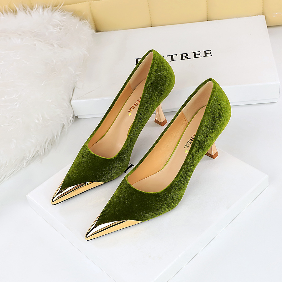 Green Velvet Heels With Gold Pointed Tips on Luulla