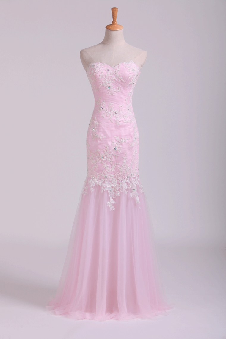 Beautiful Pink Floral Lace Evening Gown on Luulla
